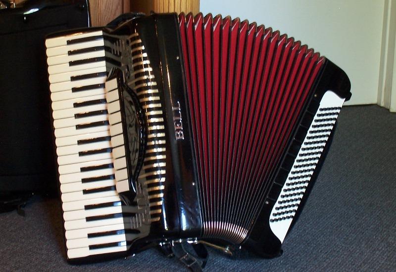 BELL 4518 Accordion