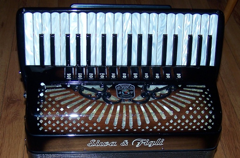 Siwa & Figli Schumann "Walnut" Accordion